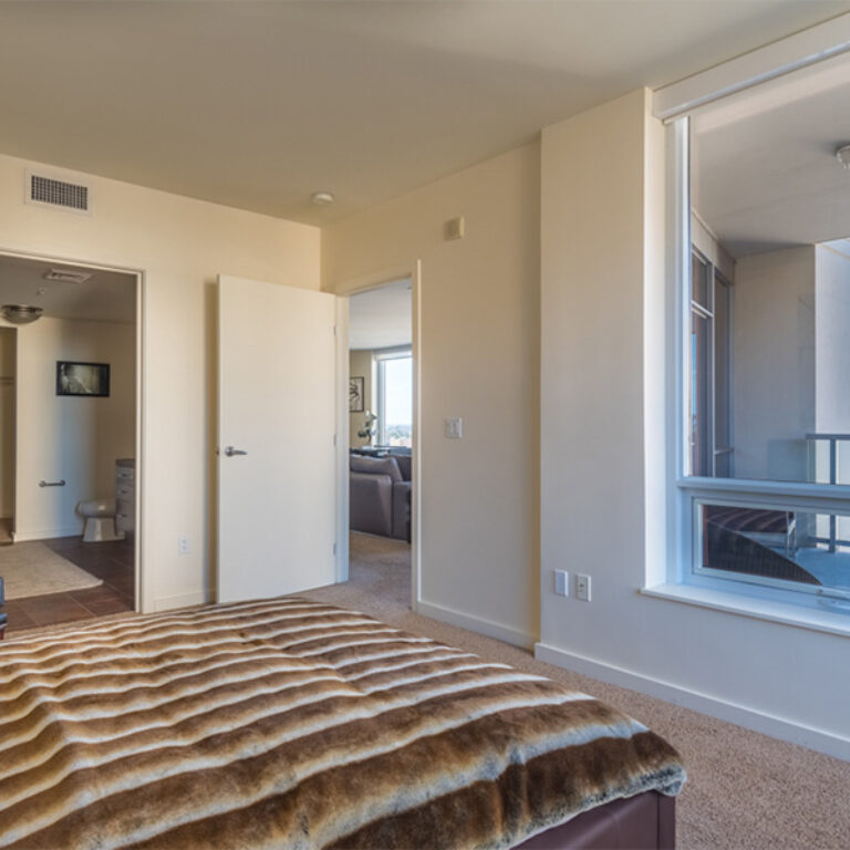 44 Monroe | View Gallery for new Phoenix, AZ Apartments