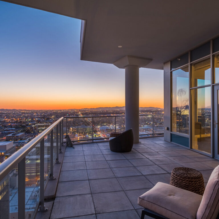 Photos of Our Phoenix Apartment Complex | 44 Monroe