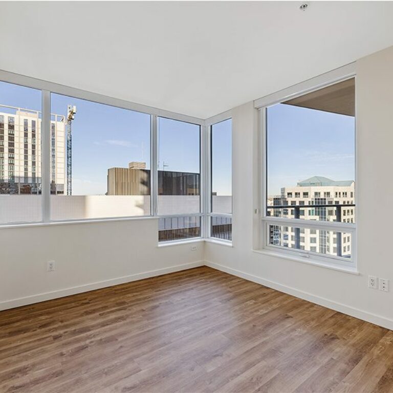 Photos of Our Phoenix Apartment Complex | 44 Monroe