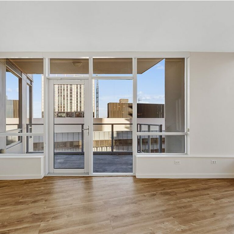 Photos of Our Phoenix Apartment Complex | 44 Monroe