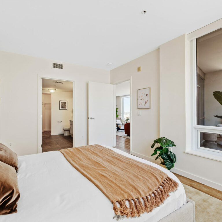 Photos of Our Phoenix Apartment Complex | 44 Monroe
